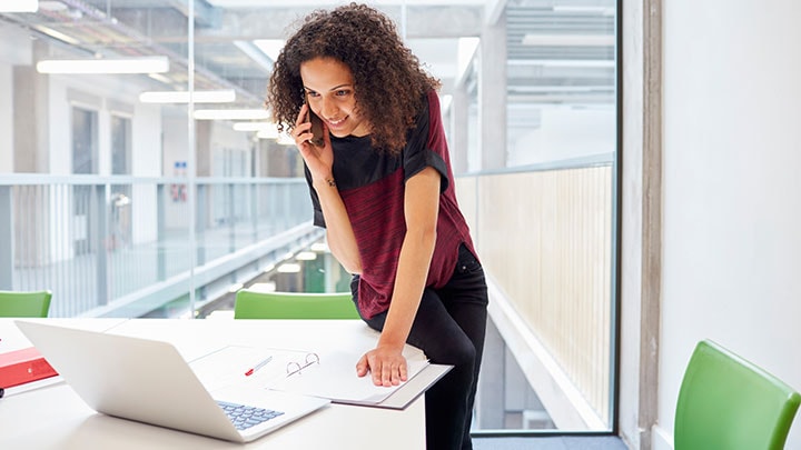 飞利浦照明应用可见光通信（LiFi）技术，用光传输宽带数据 | Philips Lighting